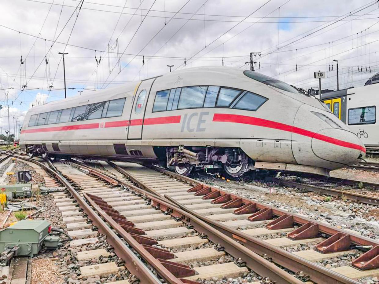 Karlsruhe: ICE entgleist auf Weg zum Abstellgleis | Radio Regenbogen