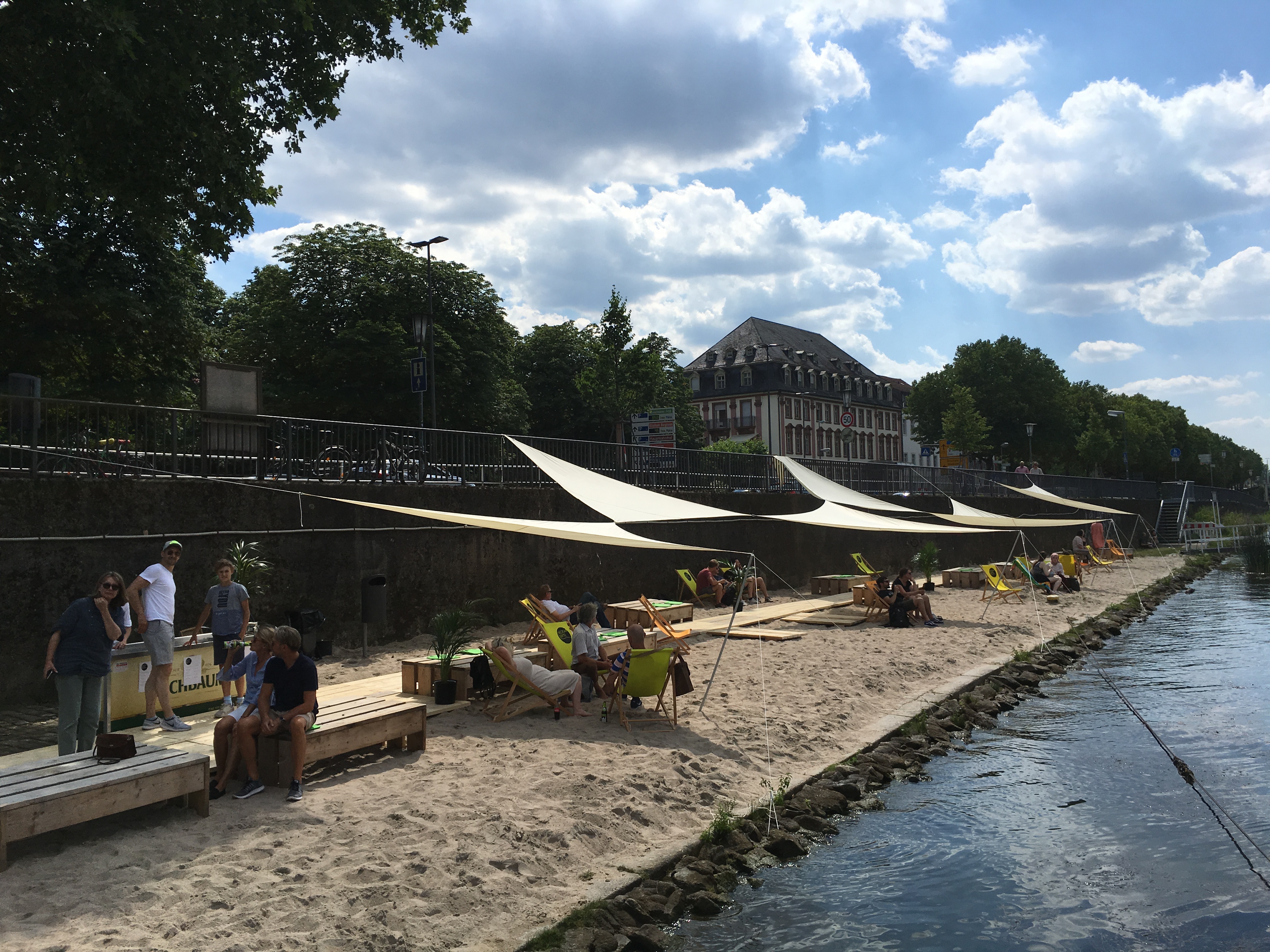 Ein Strand mitten in Heidelberg | Radio Regenbogen