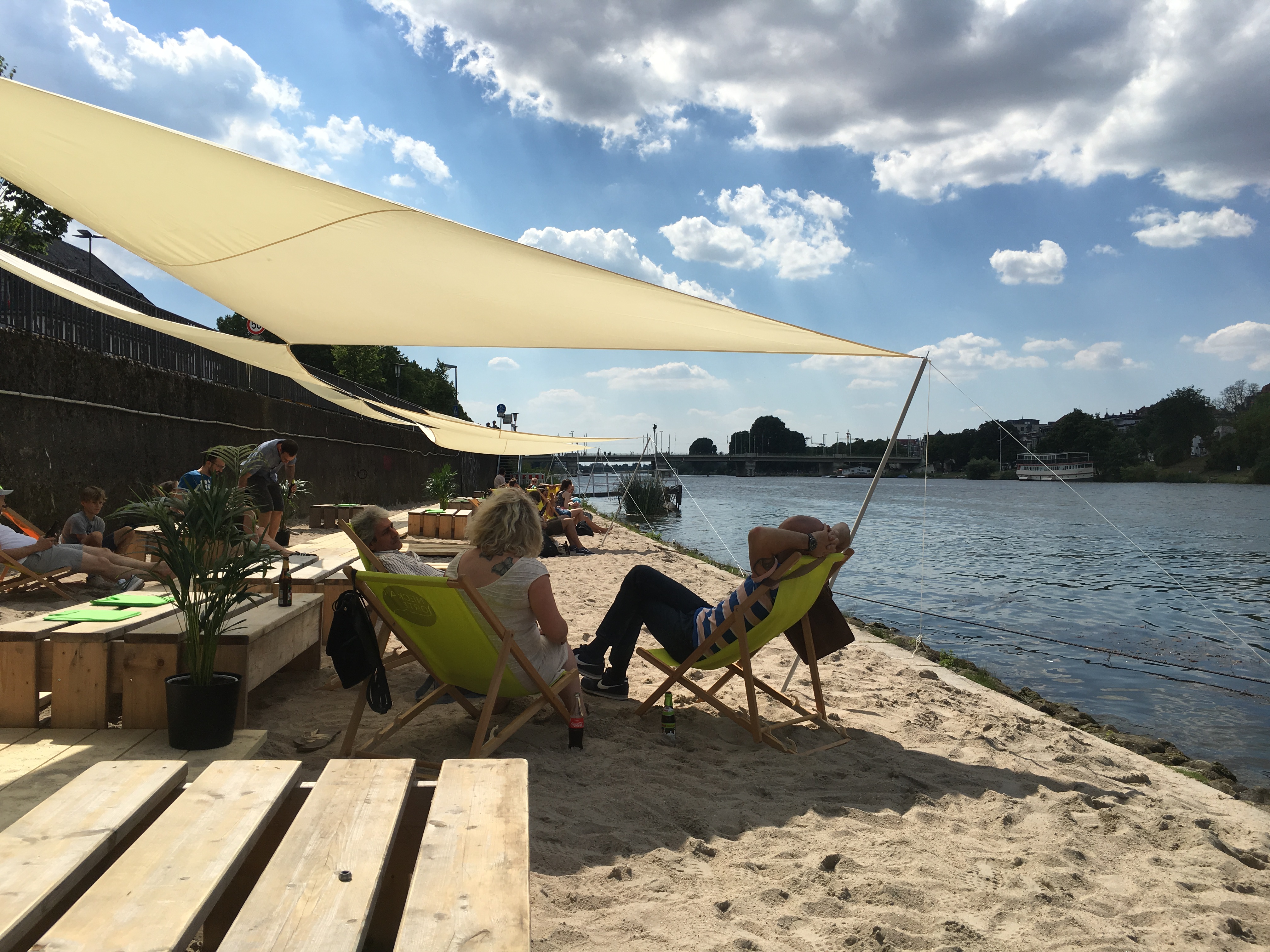 Ein Strand mitten in Heidelberg | Radio Regenbogen