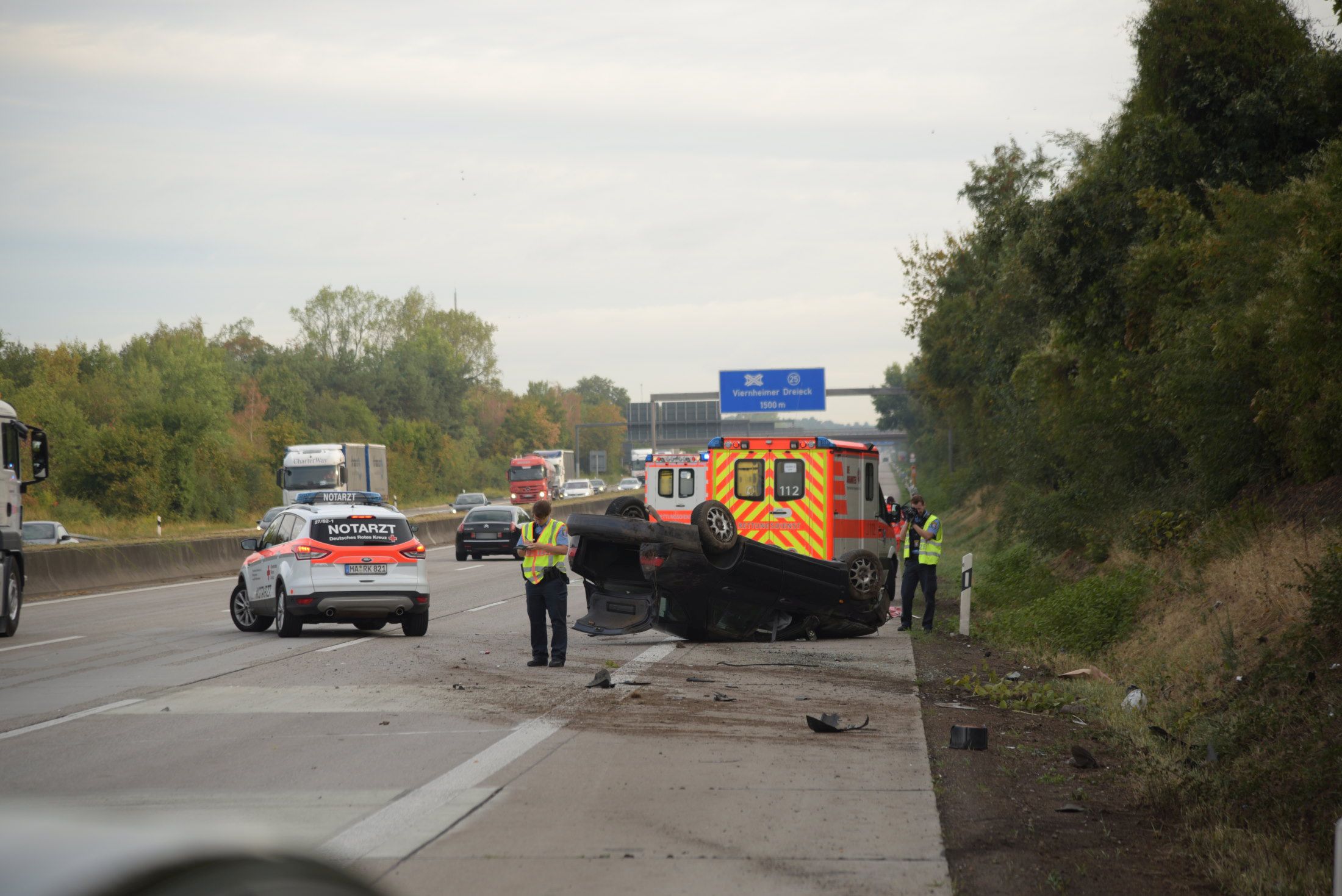 Schwerer Unfall auf A6: Auto überschlägt sich | Radio Regenbogen