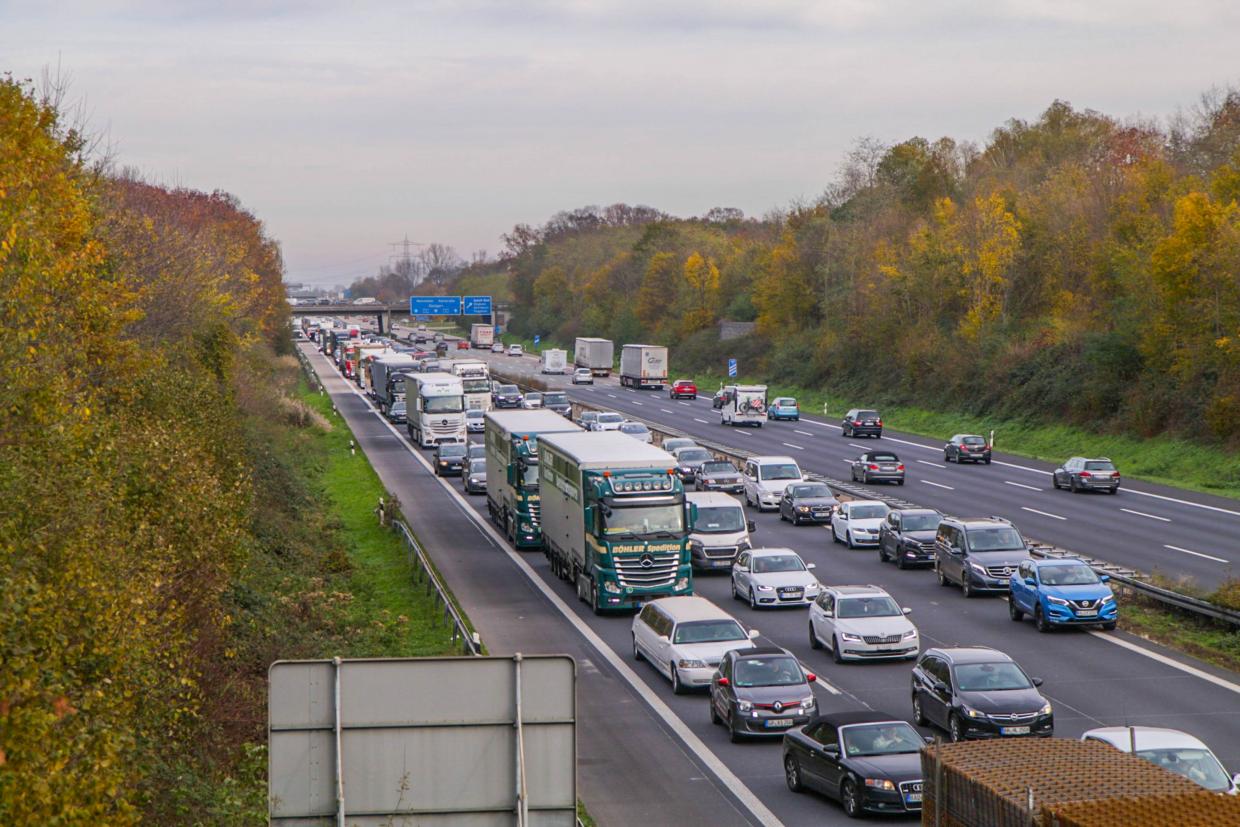 A5 bei Rastatt: Unfall verursacht Stau | Radio Regenbogen
